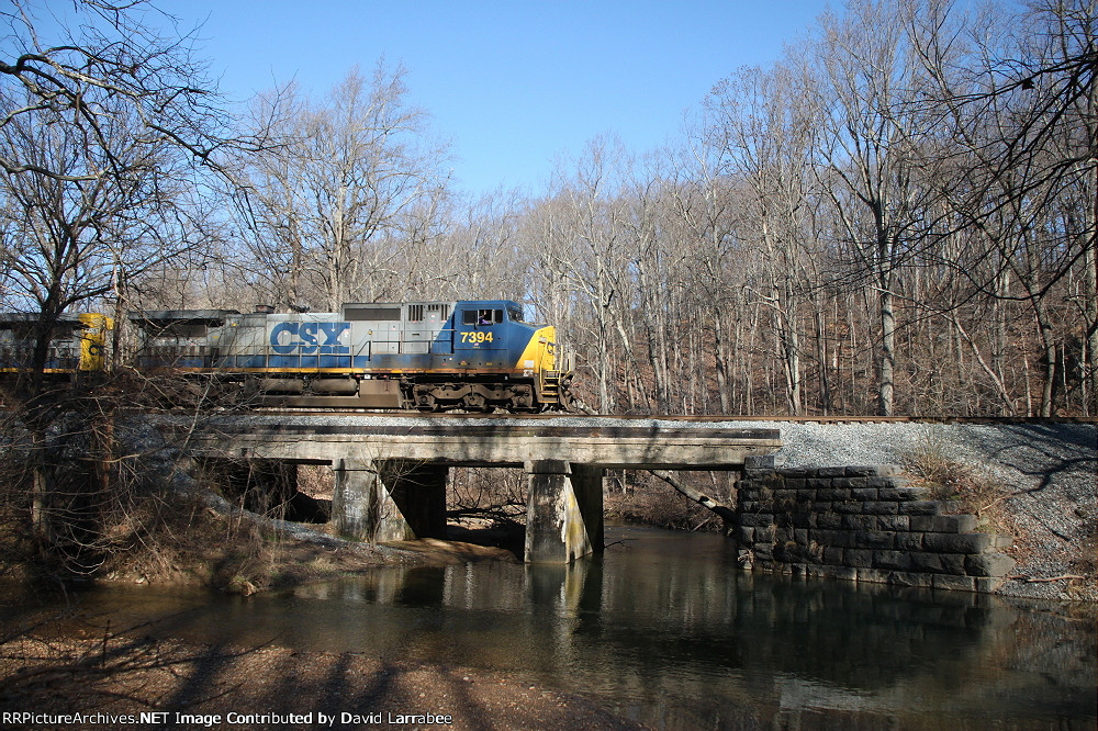 CSX 7394 leading Q370-23